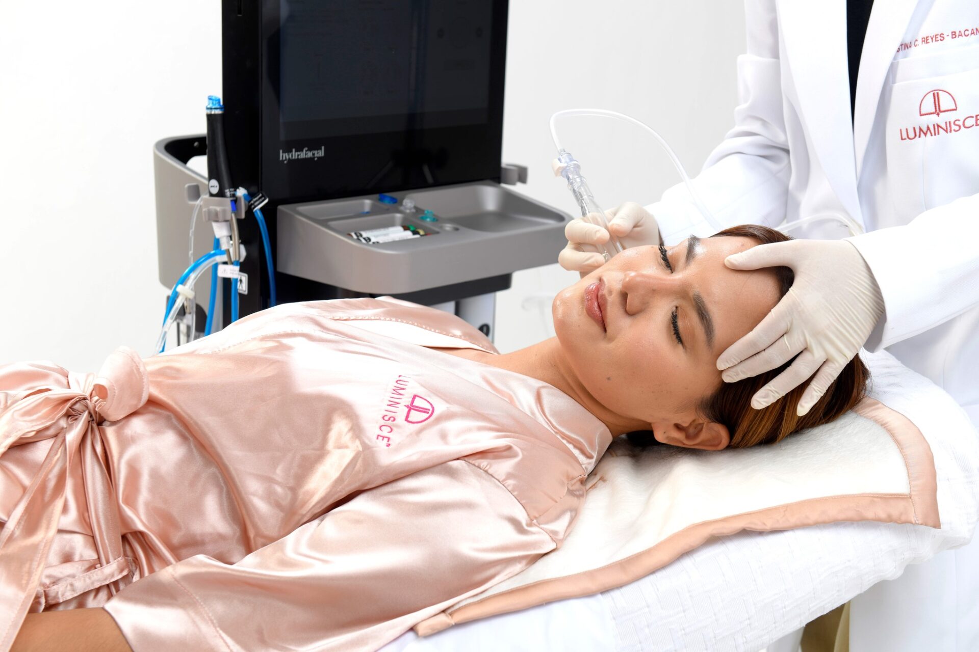 Luminisce unveils Syndeo HydraFacial skin care delivery system for ...